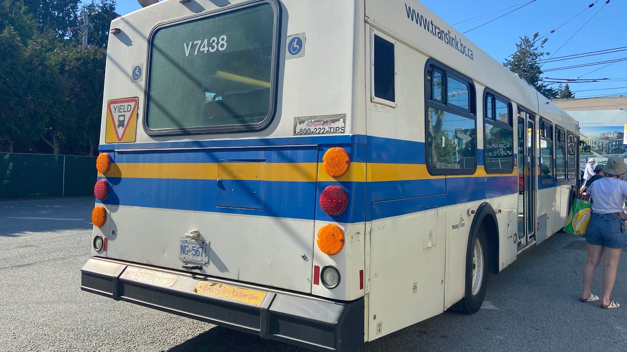 Vancouver Translink 2001 New Flyer D40LF V7438 on 2 Downtown - YouTube