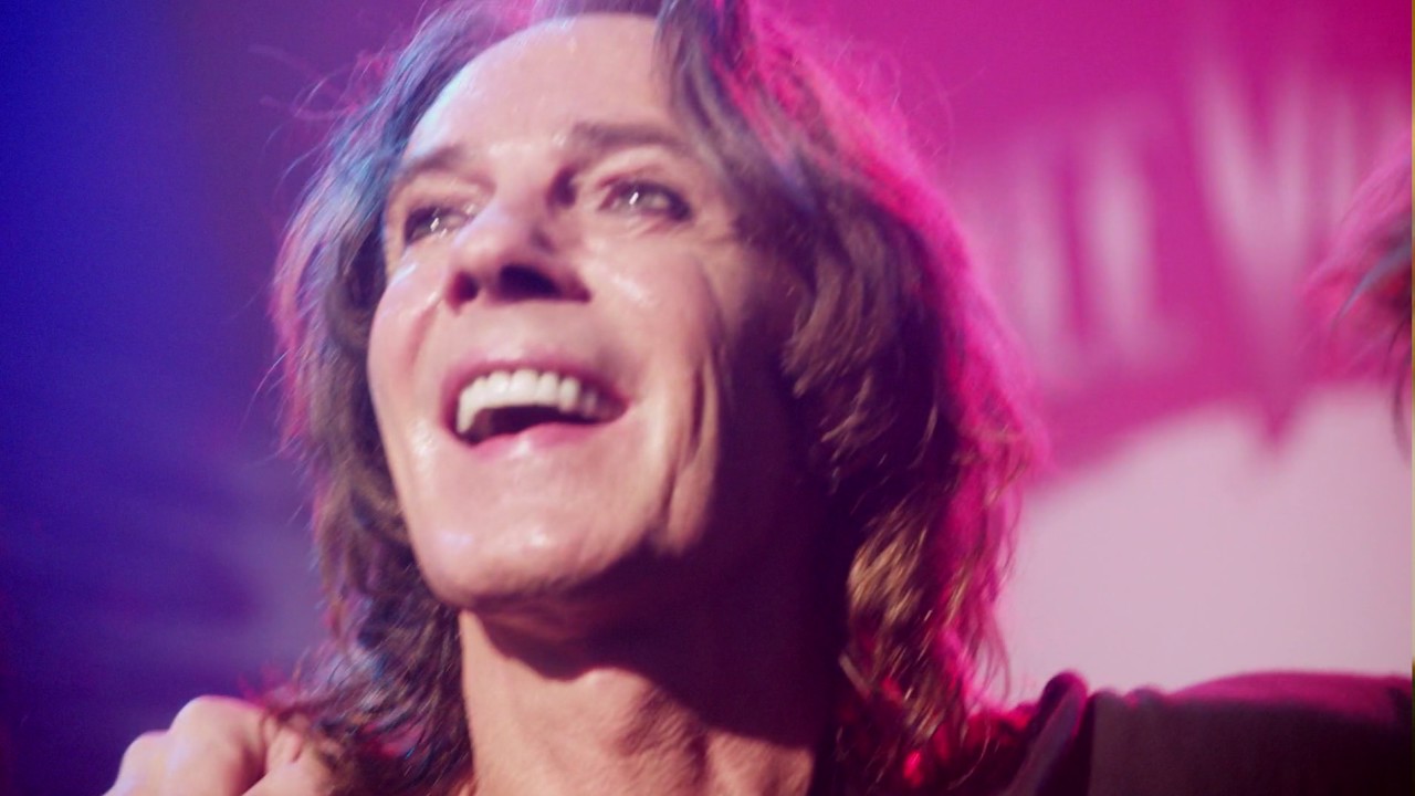 Supernatural S12.E02. [Rick Springfield scene] - YouTube