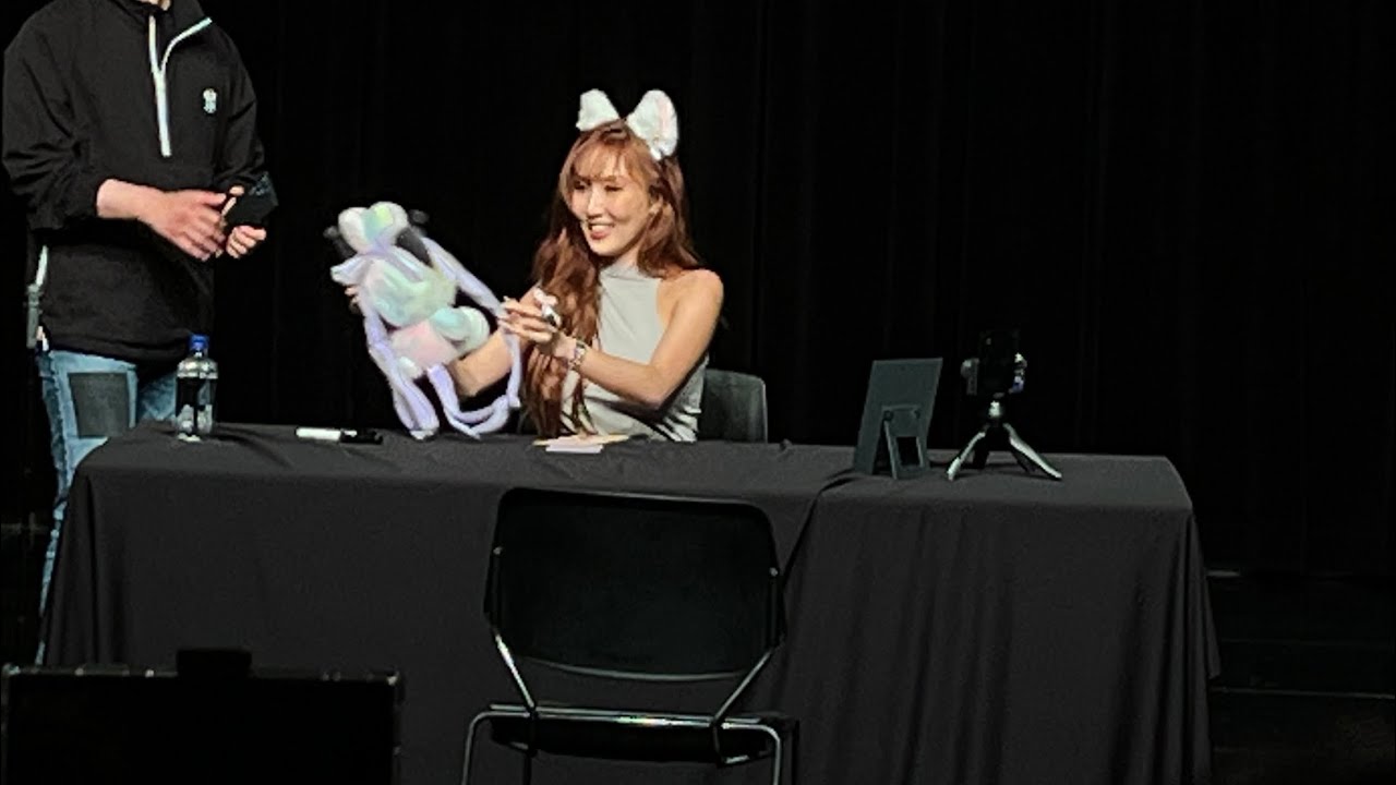 I love my body no fansign da Hwasa - YouTube