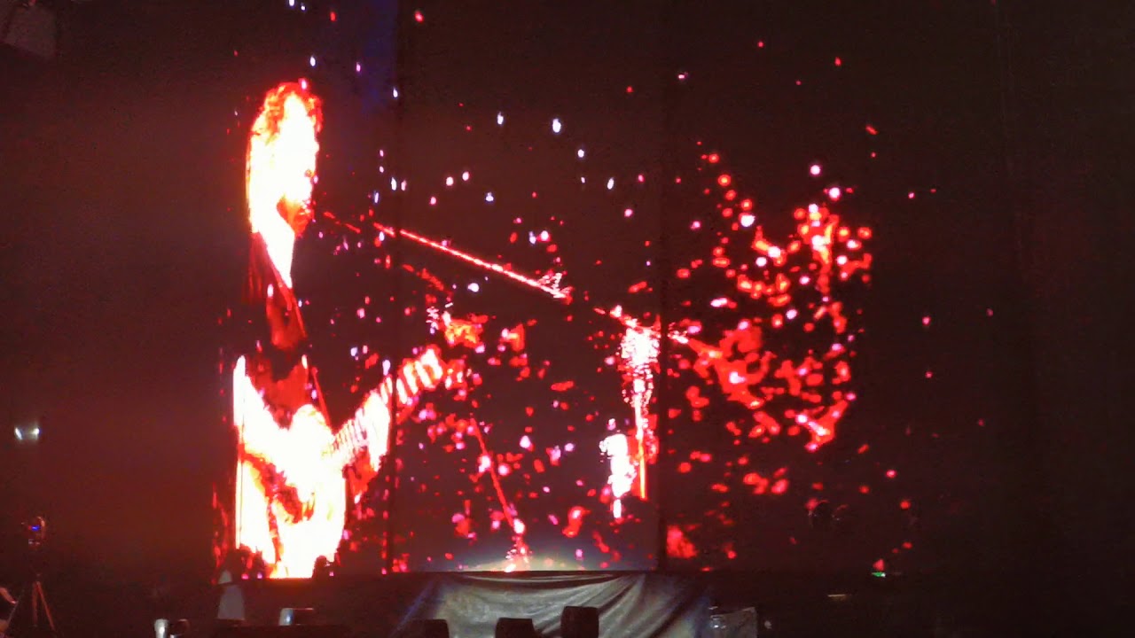 Ed sheeran-bloodstream live at Leeds 2019 - YouTube