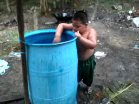 intai budak mandi...