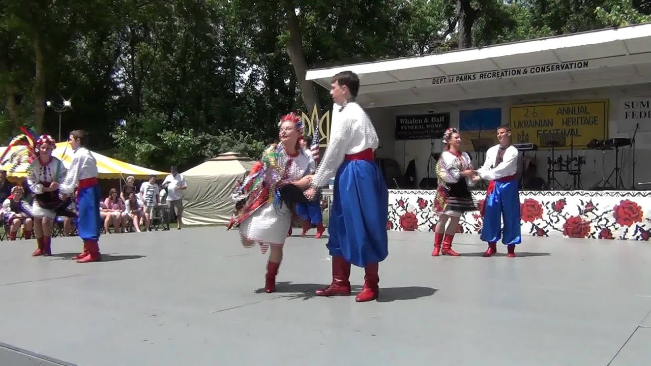 Ukrainian Festival Yonkers 2011 Flirtation Dance - YouTube