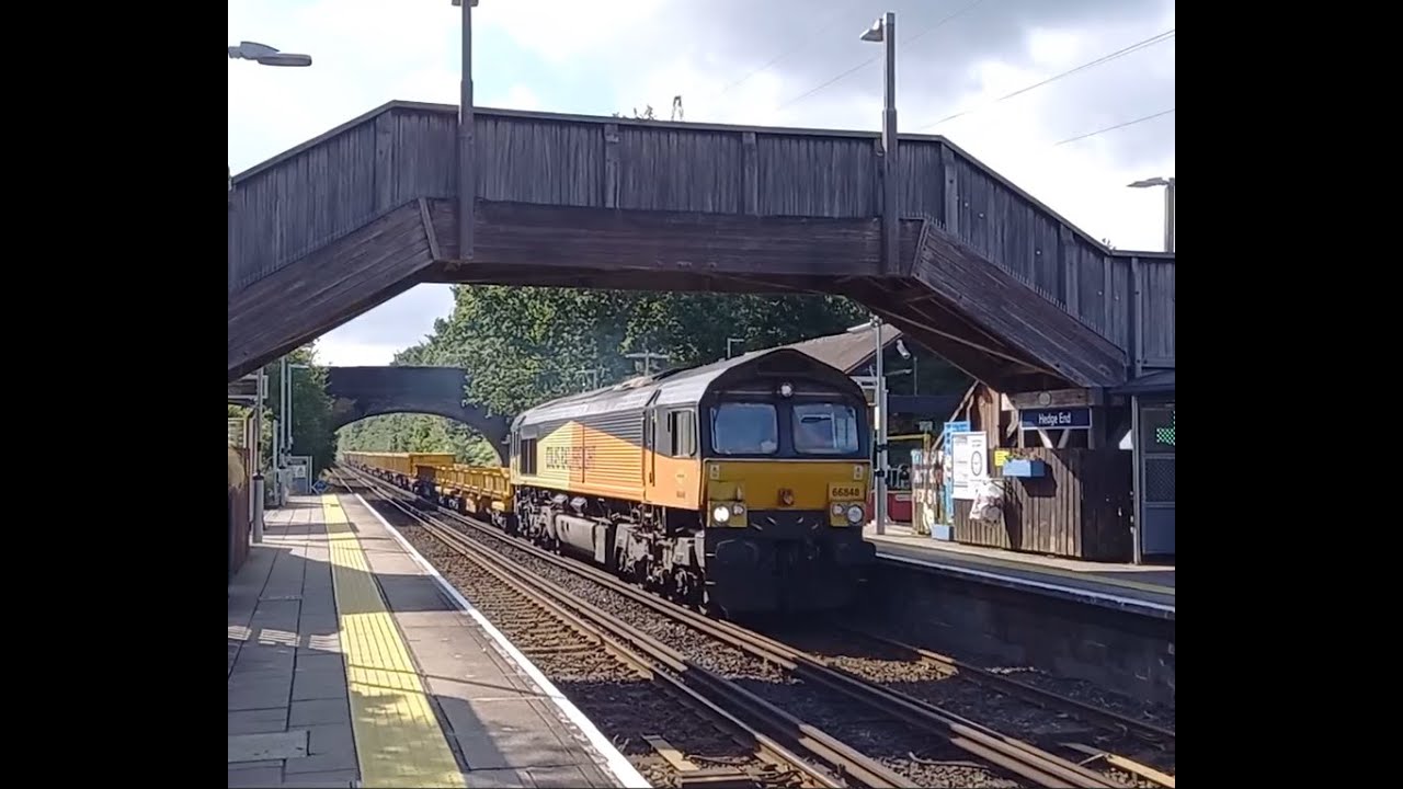 Colas 66848 at Hedge End Railway Station - Civil Engineers Train ...