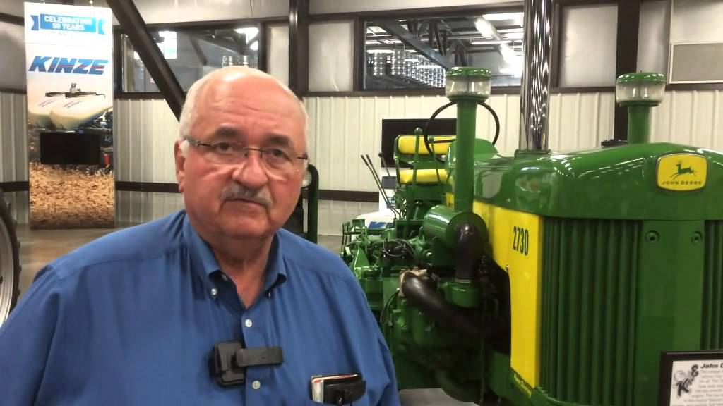 Jon Kinzenbaw Tractors: John Deere 2730 & IHC 668 - YouTube