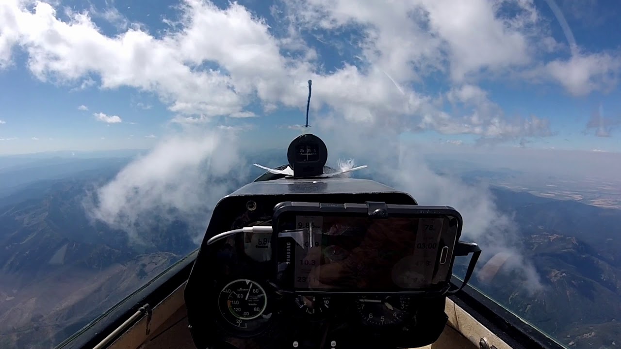 Soaring above Paradise Valley from the Flying Y airport - YouTube