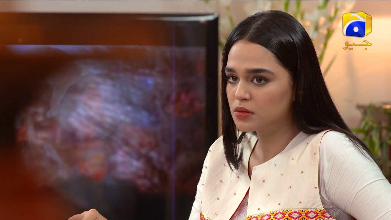 Drama Serial Uraan Tomorrow at 9:00 PM only on HAR PAL GEO - YouTube