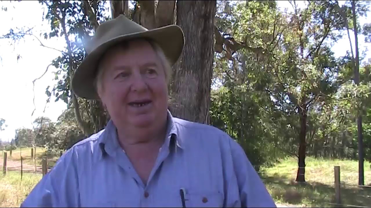 The Dicky Knee - YouTube