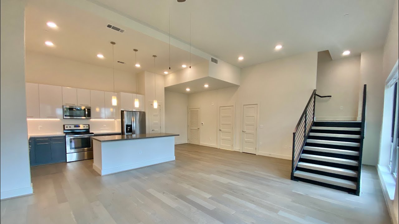 Houston Two-Story Apartment Tour 129 (read caption) - YouTube