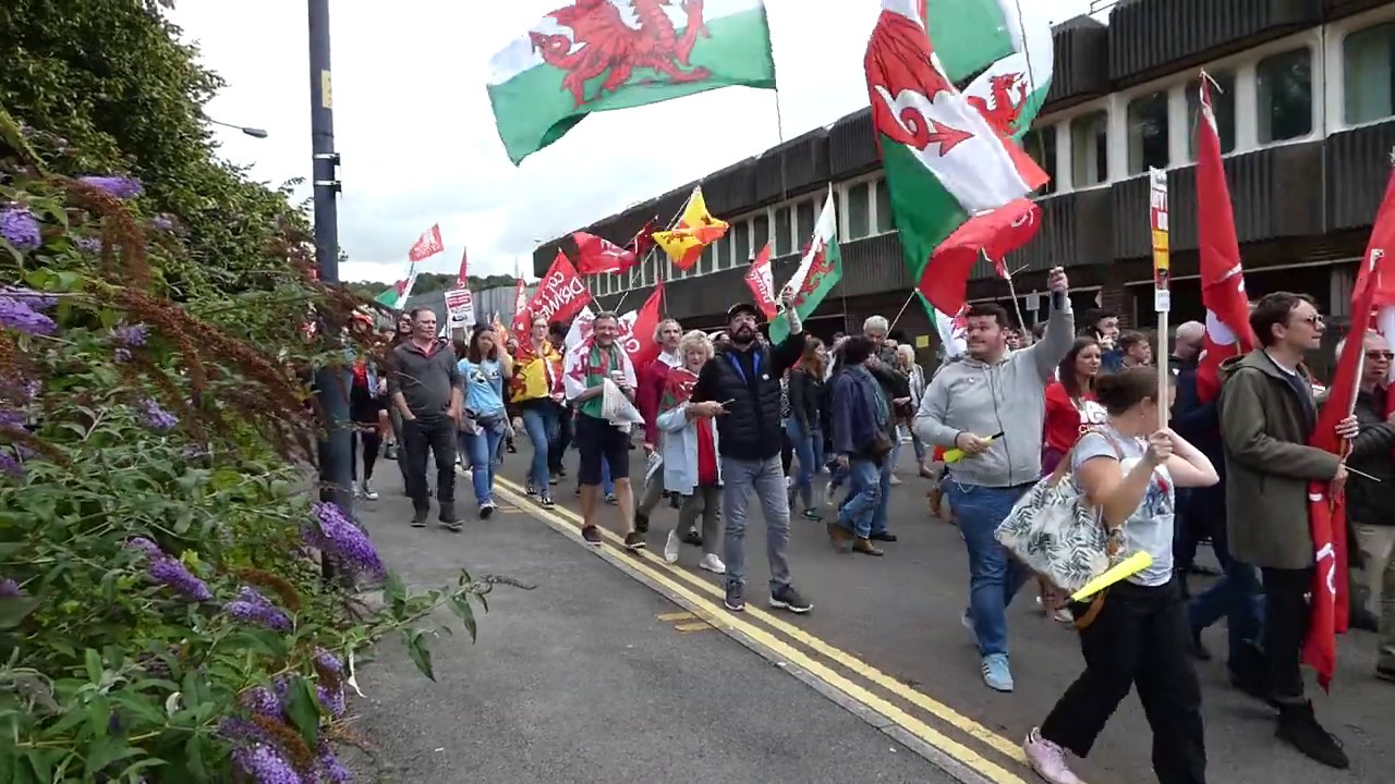 P5 AUOB Yes Cymru Welsh Independence March Merthyr Tudfil Wales UK 7.9. ...