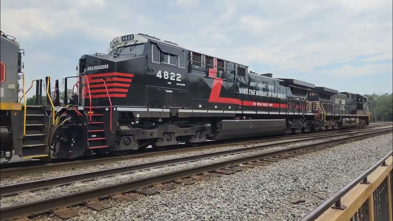 Chase Of NS 109 With 4822 "Moving The Weight Of The World" And Grey Ghost KCSM 4567 - YouTube
