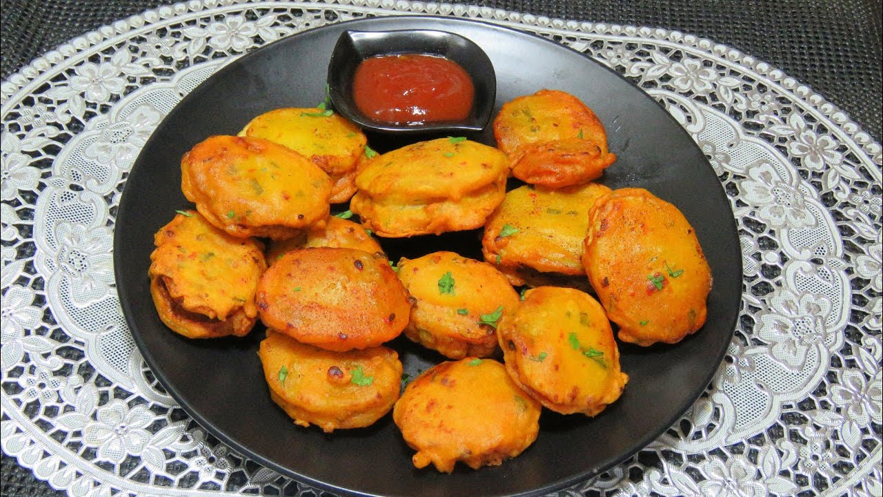 Aloo chicken pakoda recipe / Chicken aloo ke crispy pakode Unique style ...