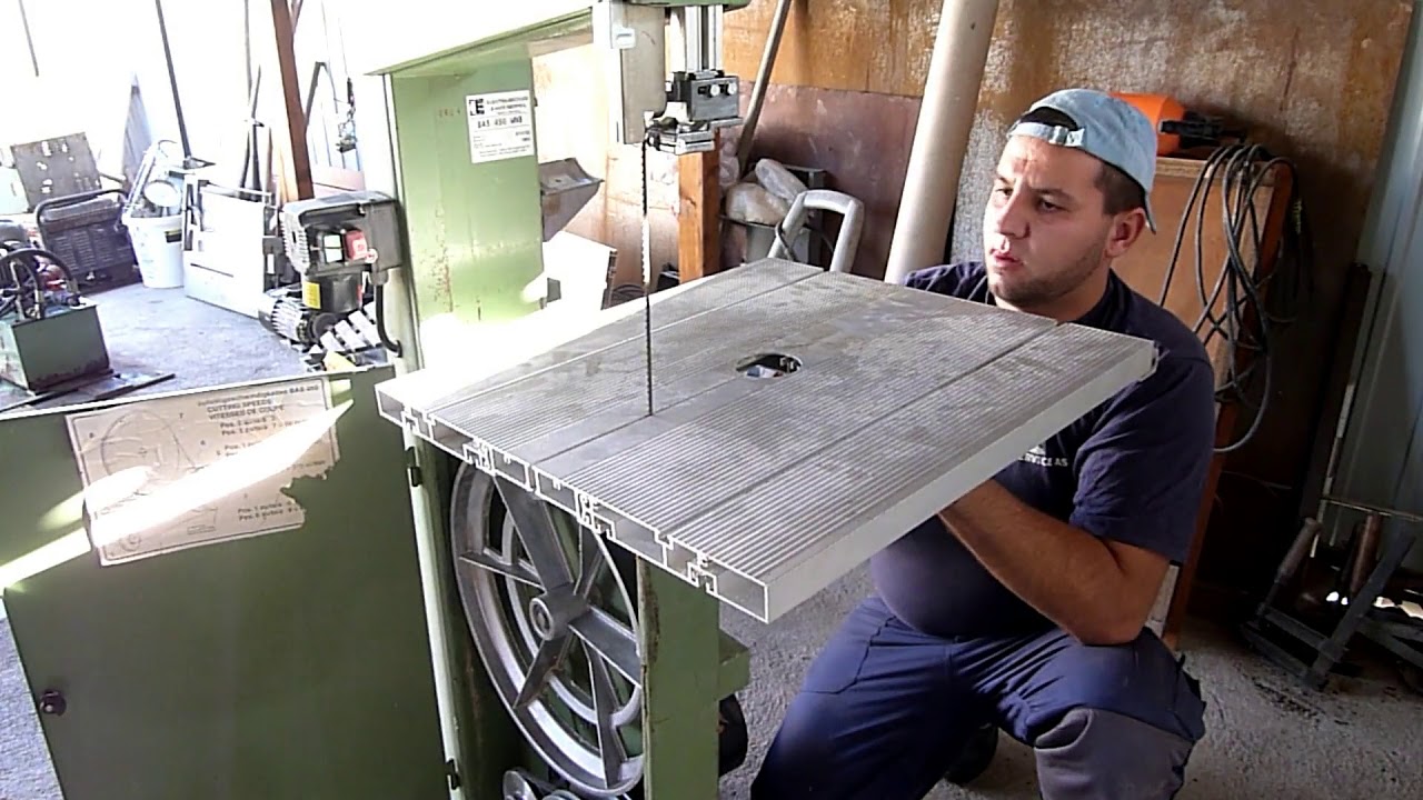 banzic vertical , montaj masa si reglare ghidaje la panglica - YouTube