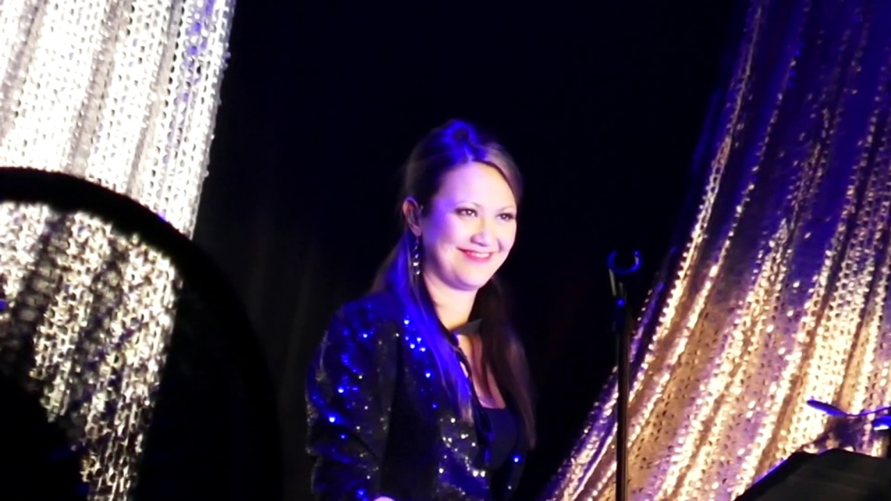 BAND INTROS - Engelbert Live 2019 - YouTube