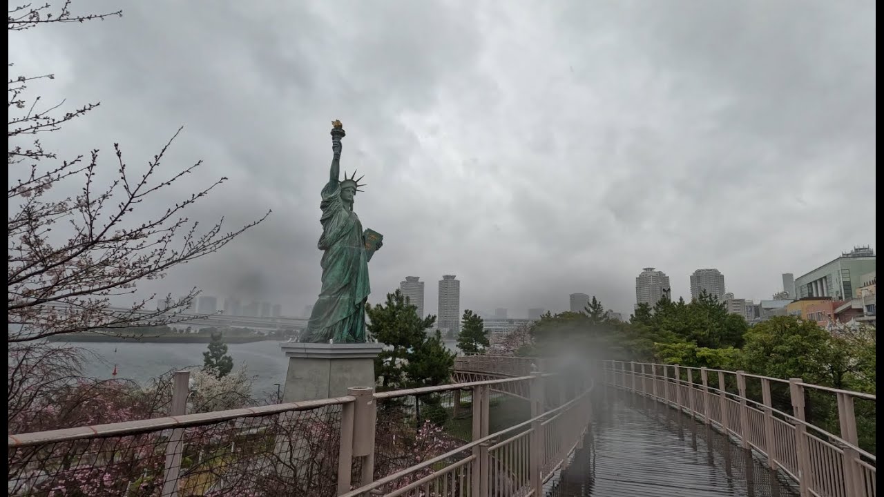 March 2023 - Daiba, Tokyo - Walking to the Statue of Liberty, Aqua City ...