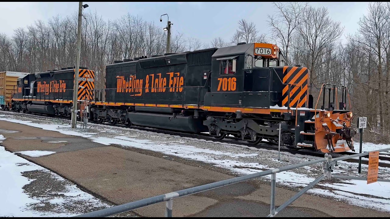 Wheeling train 237. - YouTube