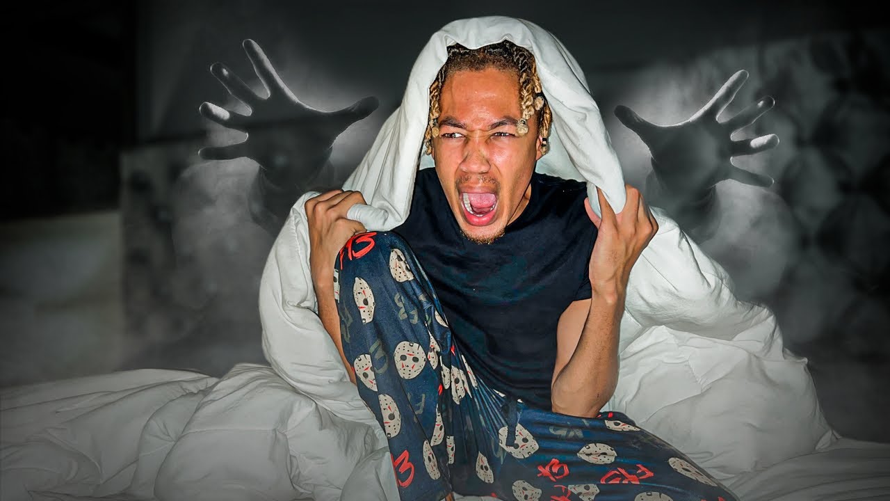 ACTING SCARED OF THE DARK PRANK ON GIRLFRIEND...*HILARIOUS* - YouTube