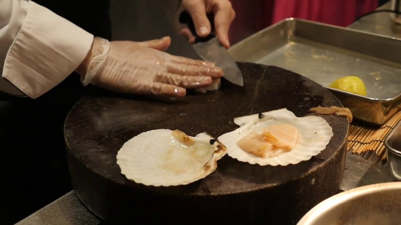 Shucking Scallops - YouTube