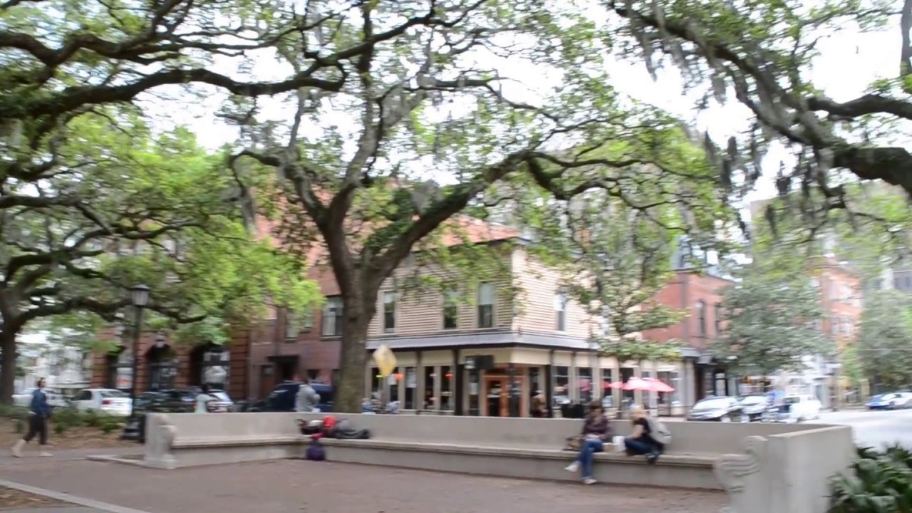 Chippewa Square in Savannah - YouTube