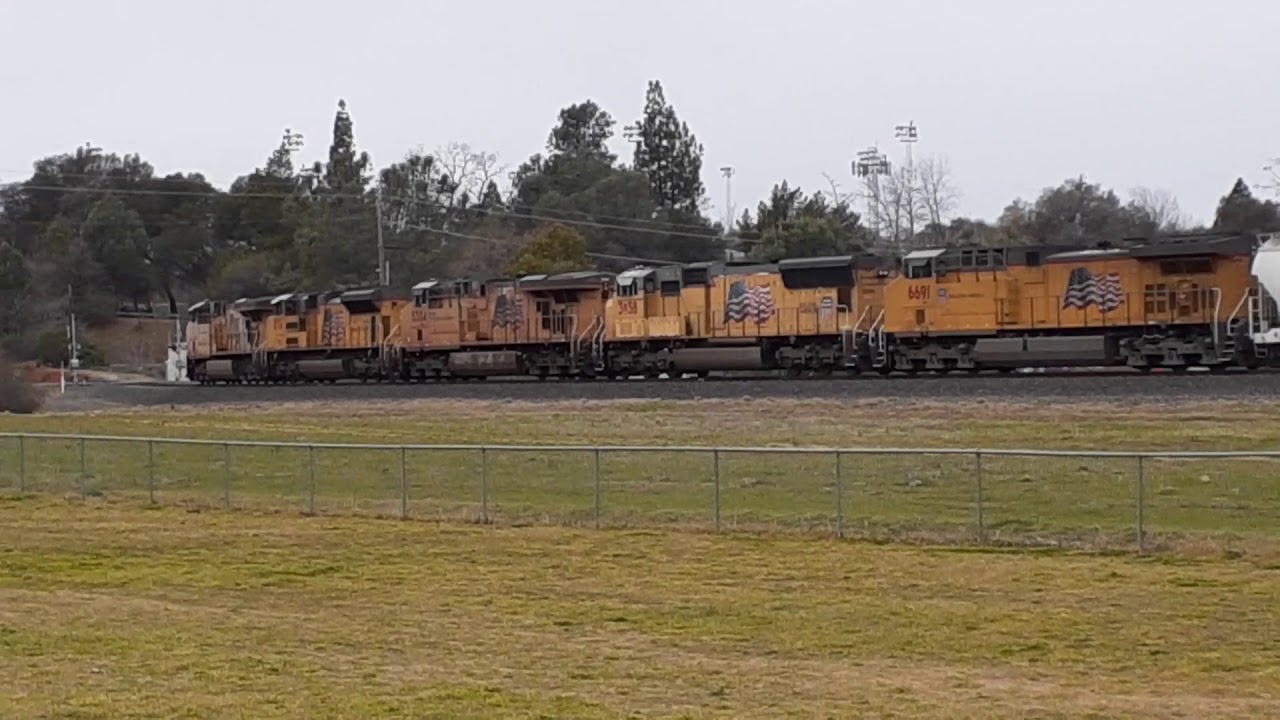 WB Union Pacific manifest at Railhead 3 1 20 - YouTube