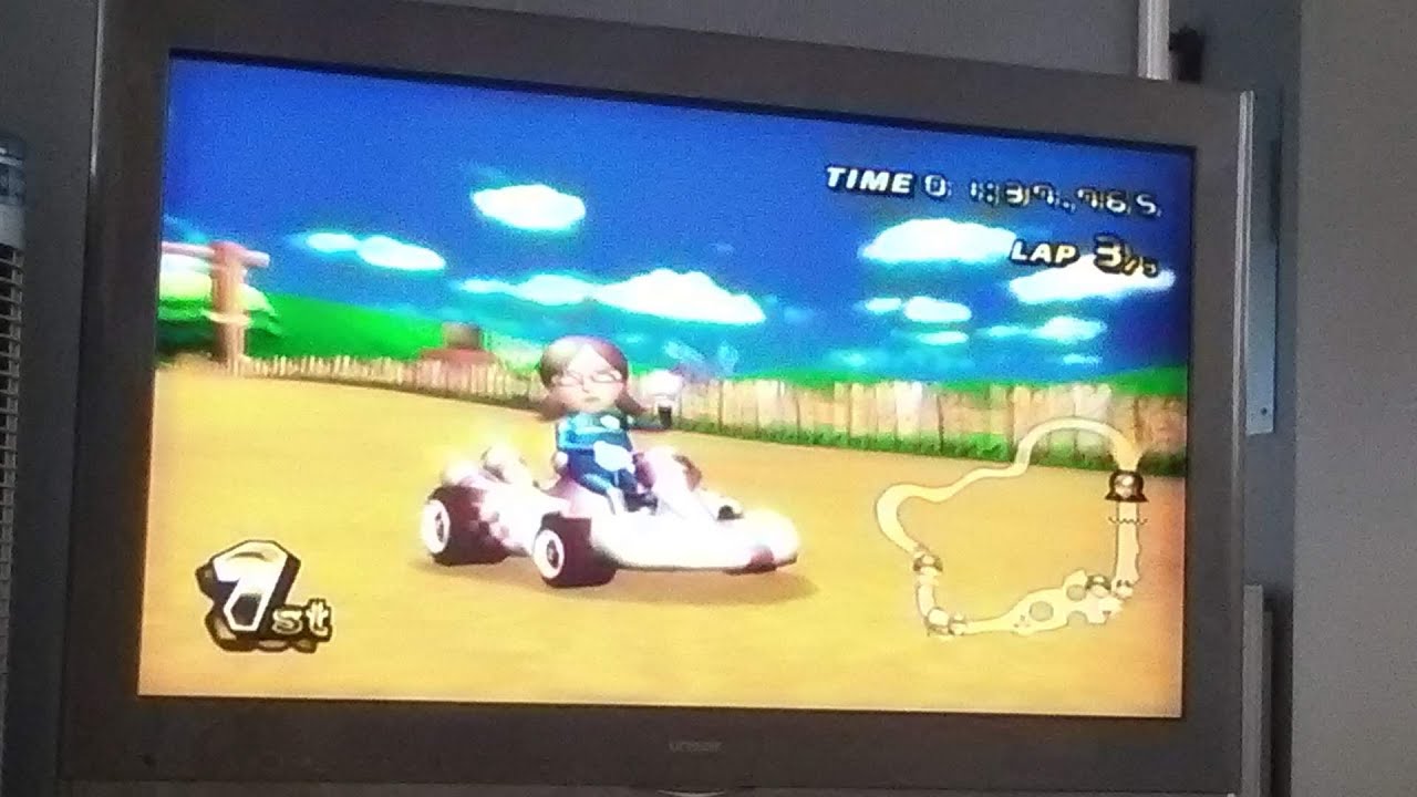 Mario Kart Wii Mii Outfit A Female Medium Weight All Vehicles - YouTube