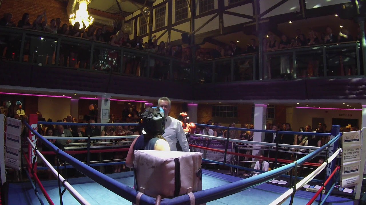 Ultra White Collar Boxing | Shrewsbury | Dee-Stroyer vs Stacy Arthur ...