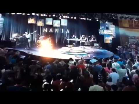 Alvin and the chipmunks singing scream and shout - YouTube