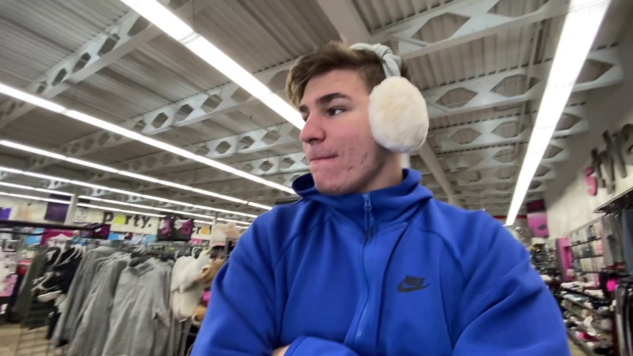 OUR FIRST VIDEO! (VLOG) - YouTube