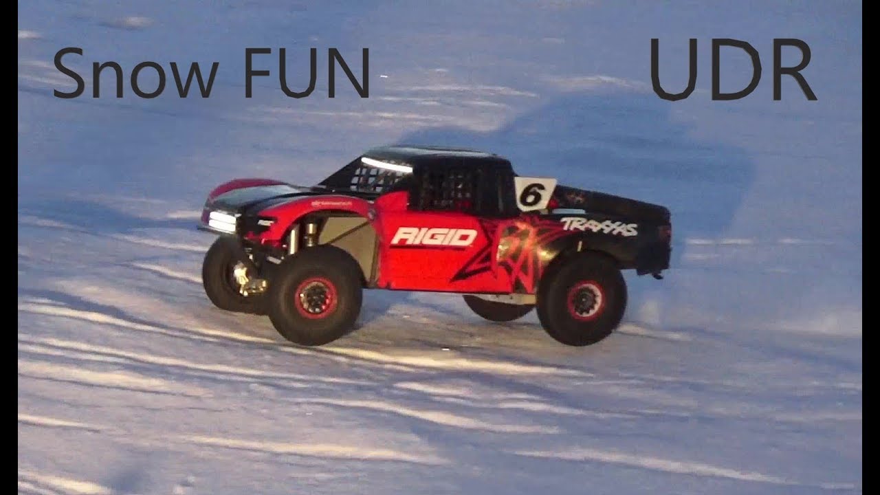 Traxxas UDR "Rigid" Ripping it on the hard packed snow and ice - YouTube