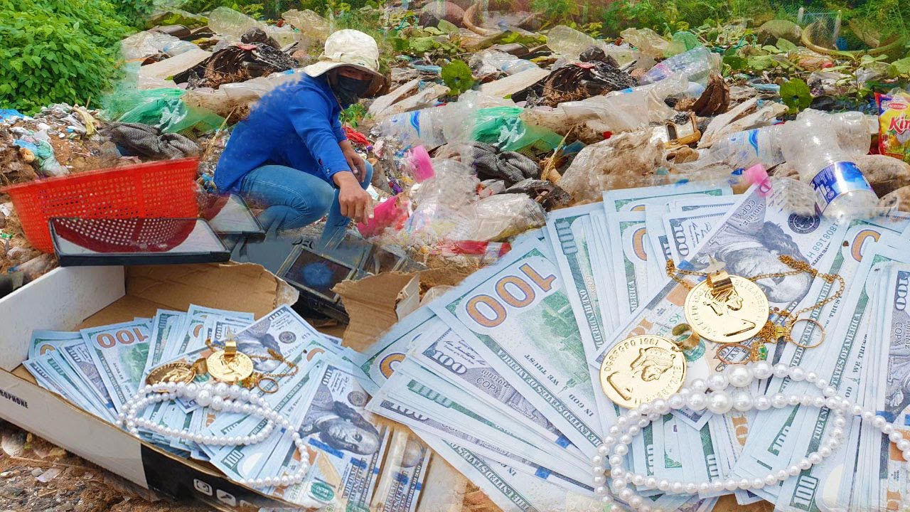 Looking for an old thing in the trash, Found So Lot Of Money In Bag ...