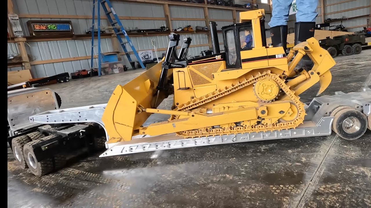 RC4WD D10 Dozer making a road at beat the creek - YouTube