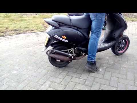 Piaggio Zip sp H2o 70cc burnout!! - YouTube