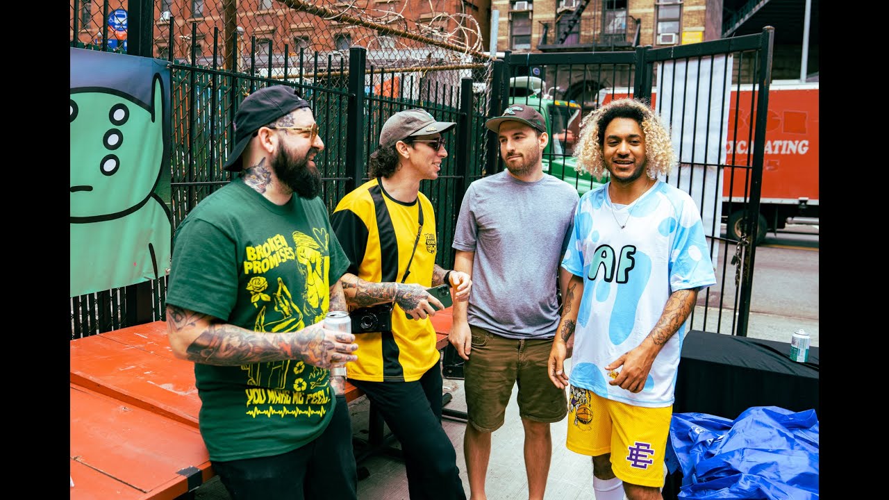 Soccer Meet Up with Alien Frens & Football Critters - NFT NYC - YouTube