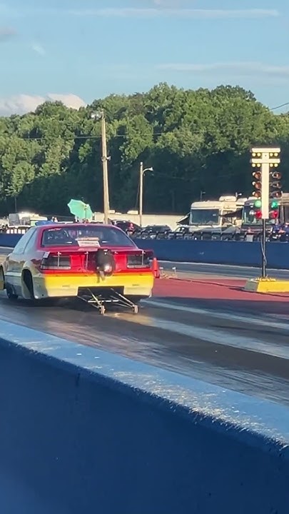 Big tire drag race #dragracing #shorts #bigtire - YouTube