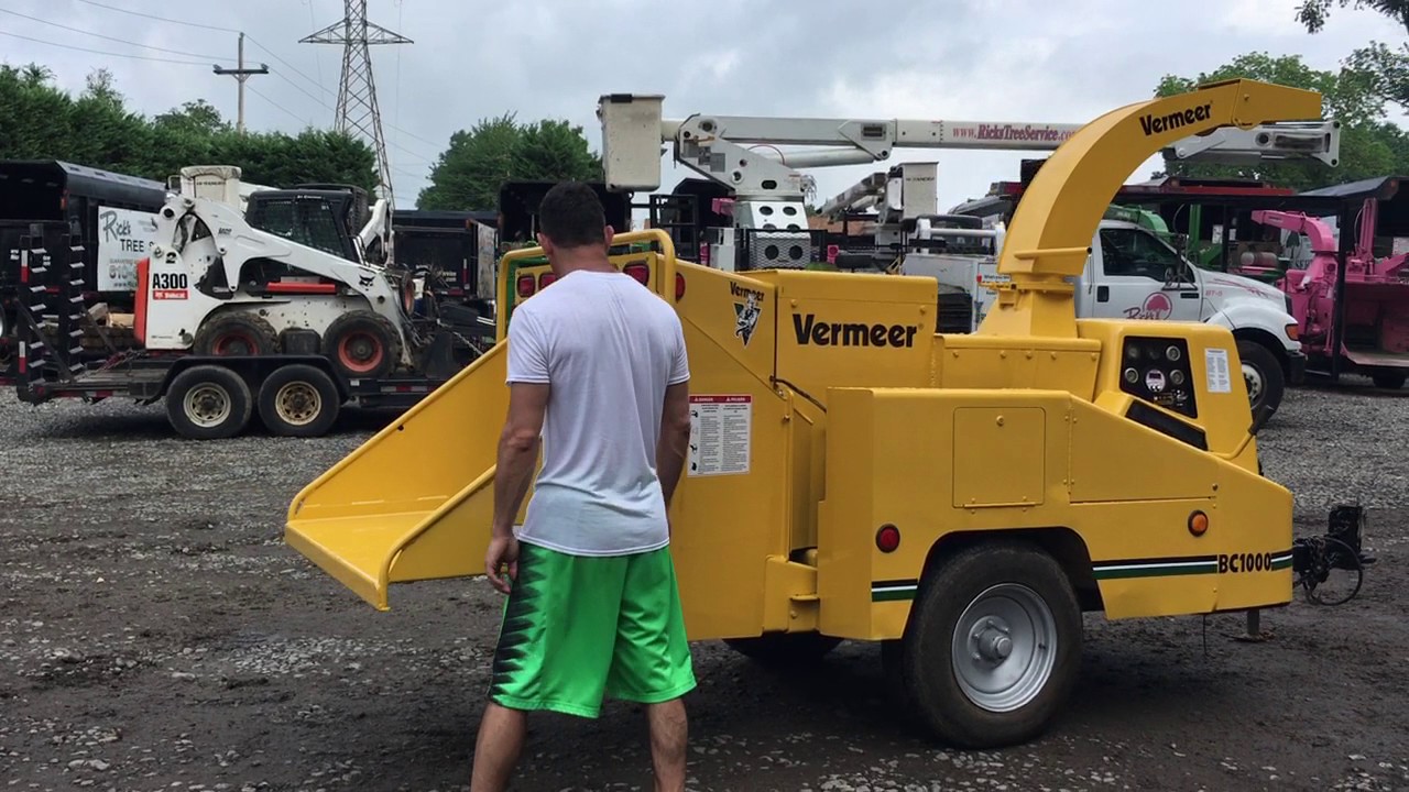 Vermeer BC1000XL Chipper Stock 584-559 - YouTube