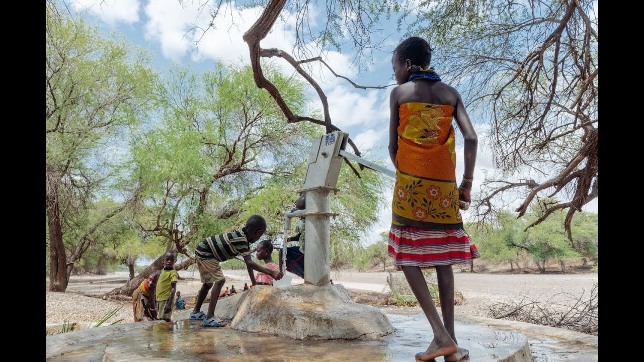 Building sand dams in Turkana County - YouTube