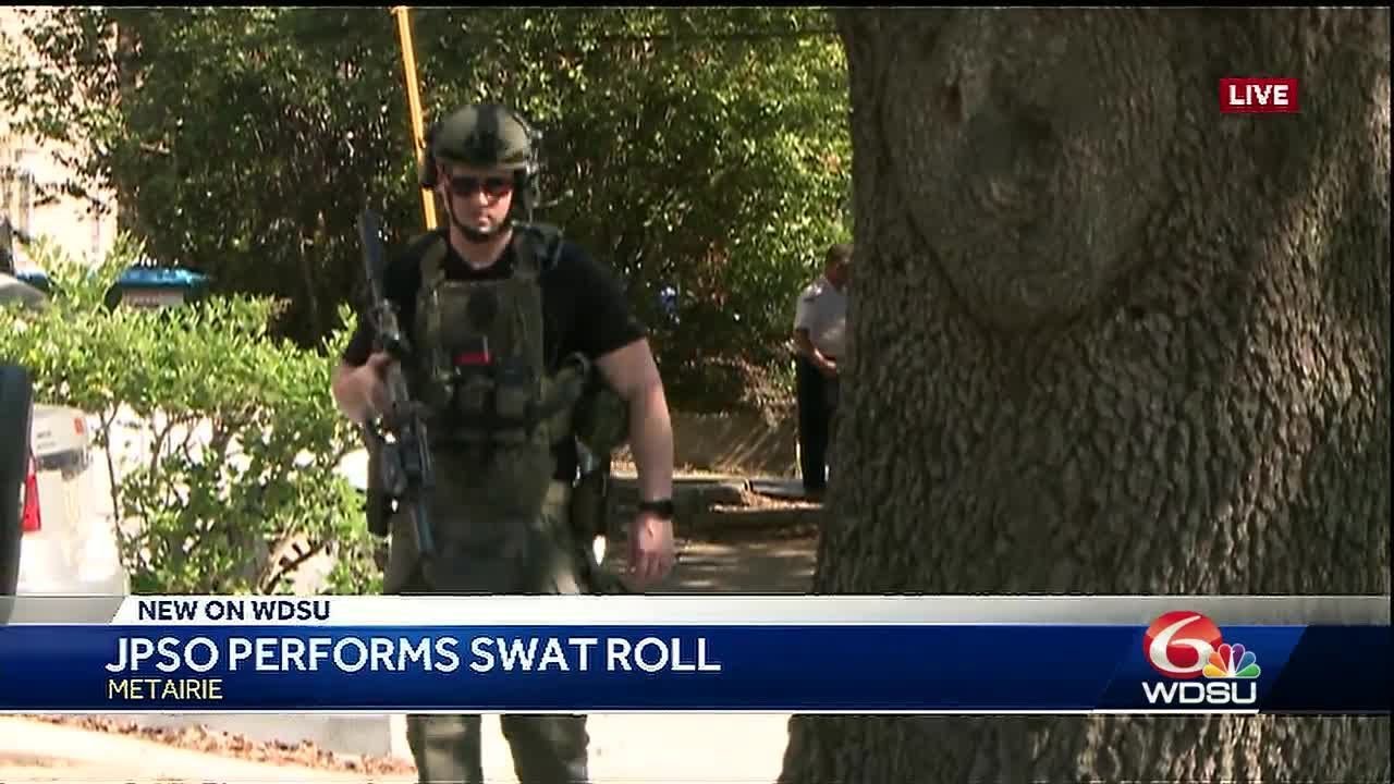 JPSO performs SWAT roll in Metairie - YouTube
