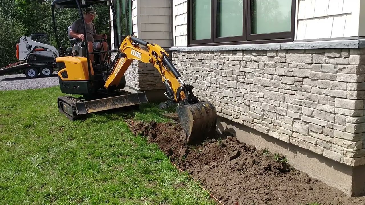 Swing Boom operation on my Chinese 2 ton excavator - YouTube