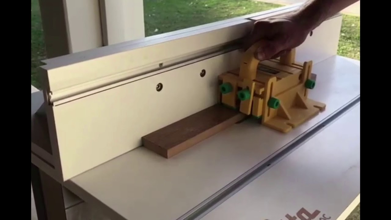 Router Table for Makita RT0700C (Teste) - YouTube