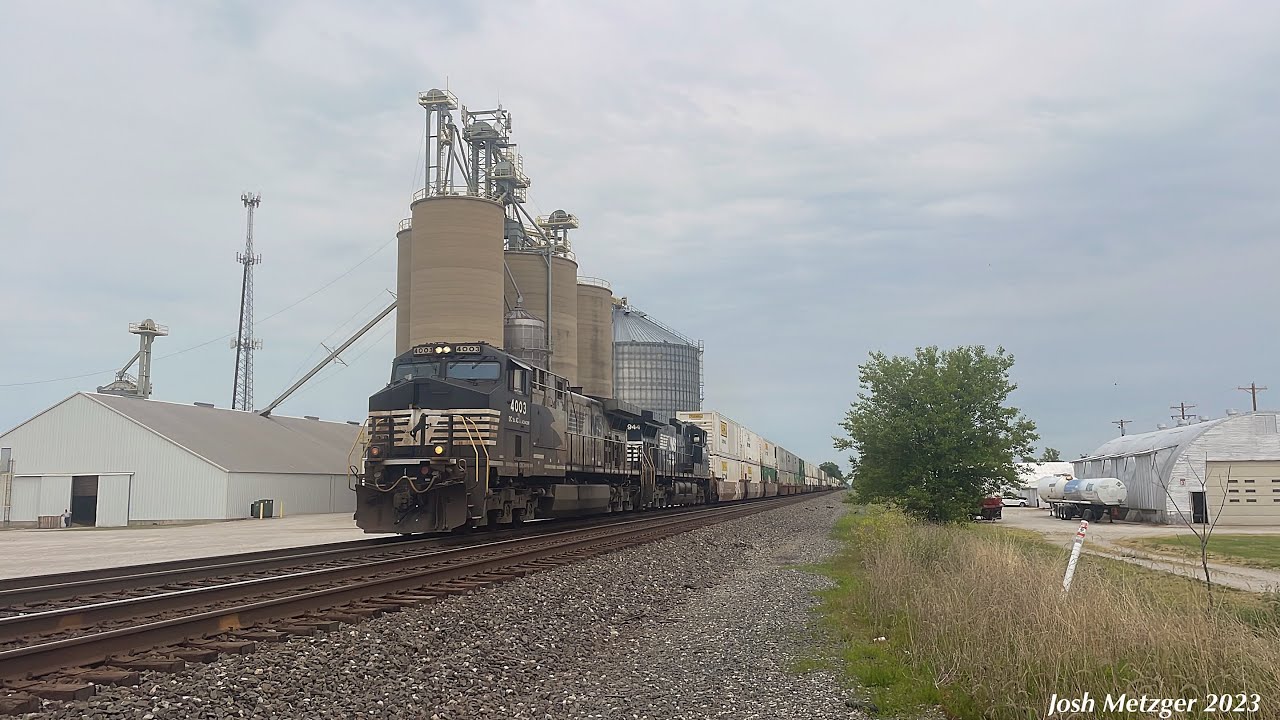 NS 23G-14 w/ NS AC44C6M #4003 (Red Mane DC/AC Paint) and NS C44-9W #9944 @ Oak Harbor, OH 6/15 ...