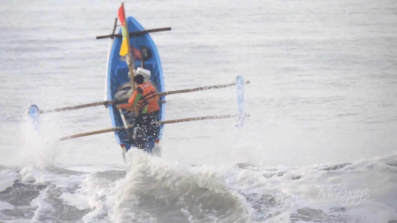 Outrigger Canoe Jumping Wave - YouTube