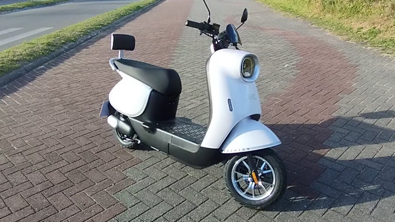 Scooter mia mc 1000 watts de potência - YouTube