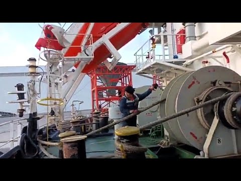 BUNKER BARGE MOORING OPERATION|VESSEL UNDOCKING TO TANGIER OIL TERMINAL - YouTube