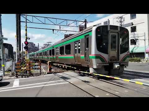 仙山線E721系1000番台P4-10編成+E721系0番台P7編成北仙台駅 - YouTube