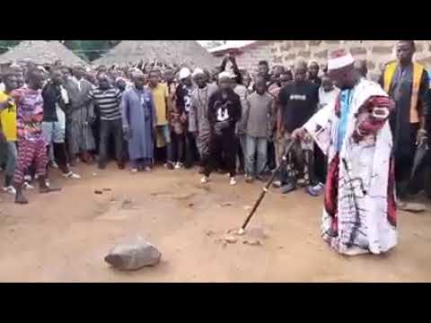 le waraba de kangôrô cheick Oumar Farouk en plein combat mystique