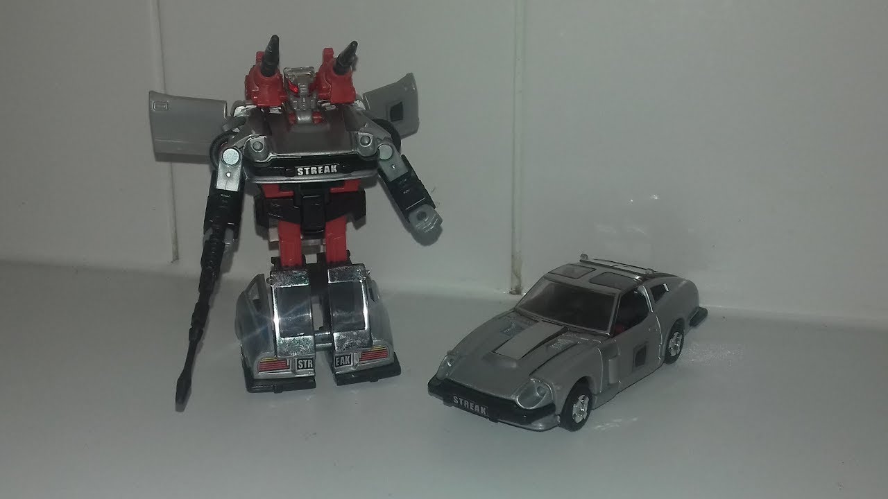 TRANSFORMERS Generation One Autobot Gunner SILVERSTREAK - YouTube