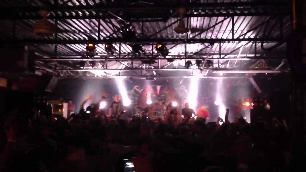 Parkway drive @ the white rabbit San Antonio - YouTube