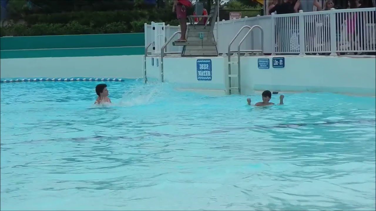 Wave Pool at Canada's Wonderland - YouTube