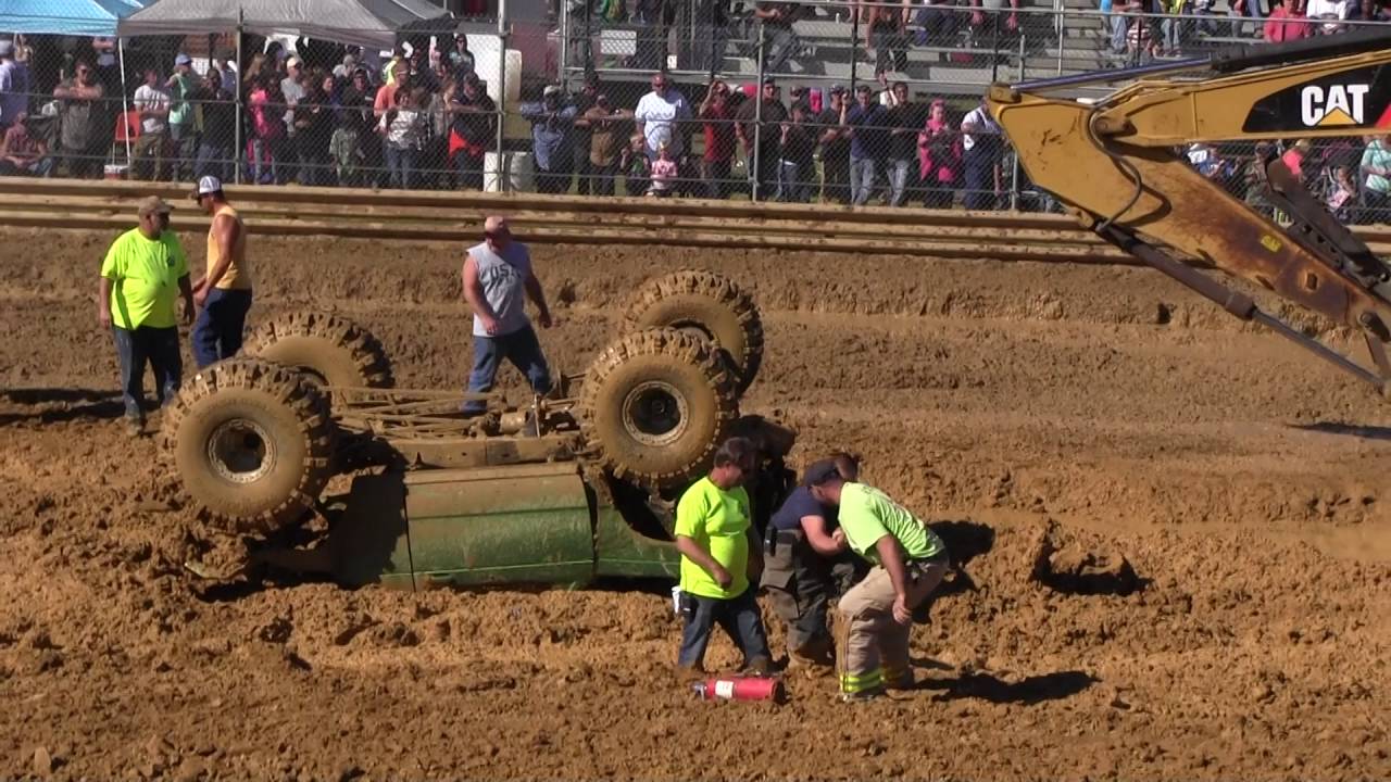 Crash at Virginia Motor Speedway Oct 16 '2016 (Mud Bog) - YouTube