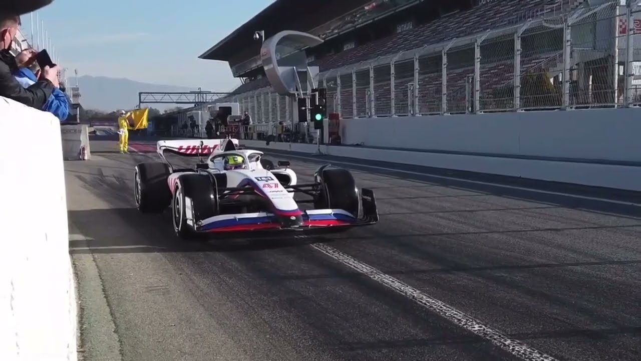 Haas VF22 On Track - Day 2 | Formula 1 Testing 2022 - YouTube