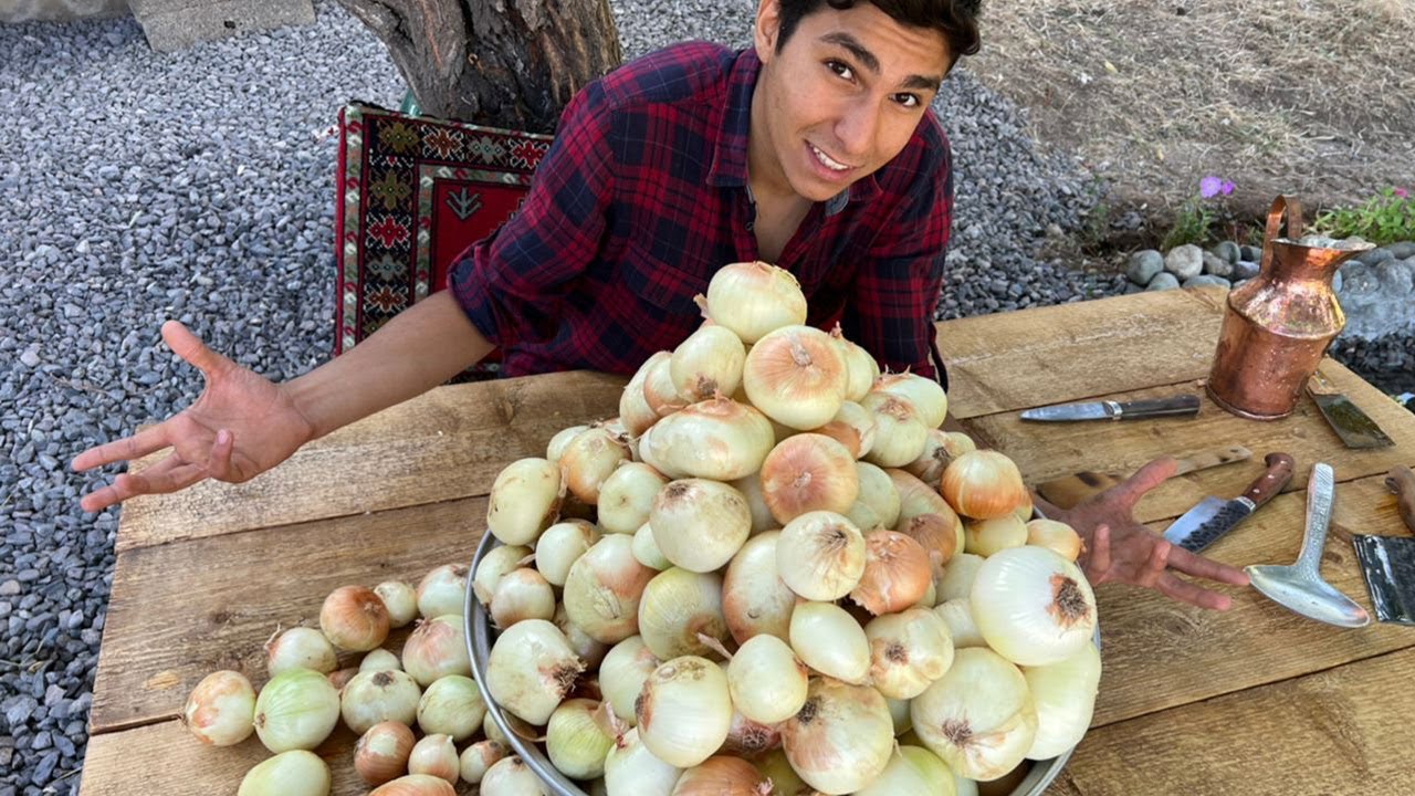 Making perfect tender crispy onions on a Campfire! - YouTube